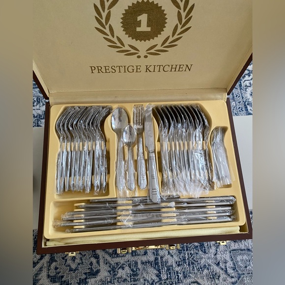 Kitchen | Prestige Kitchen Full Flatware Set Silverware Wood Chest ...